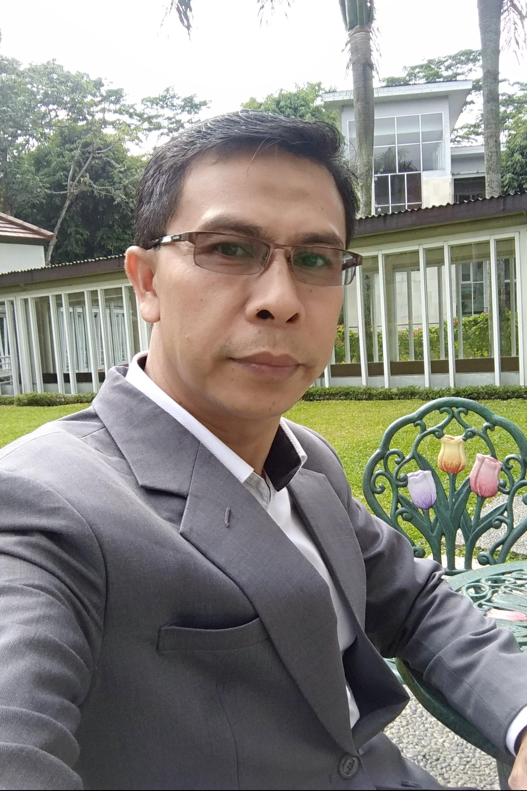 Dosen Dan Staff | Sekolah Pascasarjana Universitas Sumatera Utara